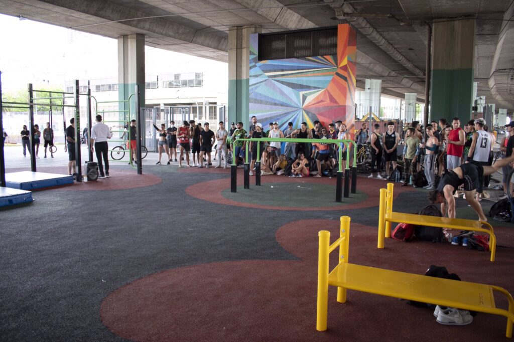 El Parque Chacabuco sigue potenciando sus servicios : La Comuna 7